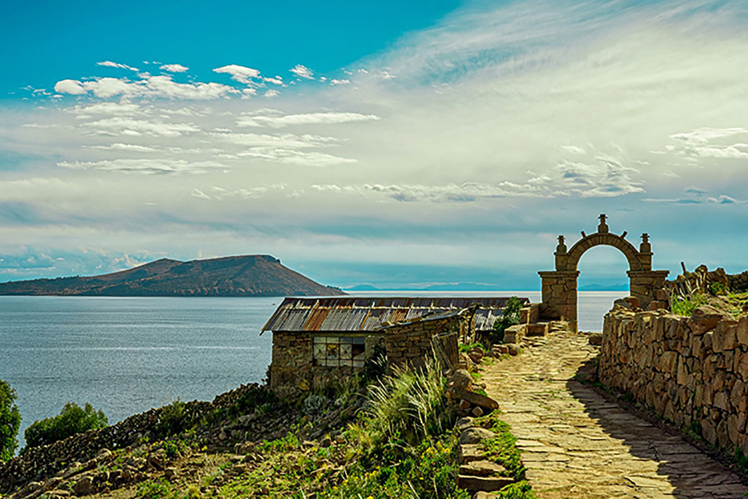 Lake Titicaca - The Highest Navigable Lake in the World - Peru ...
